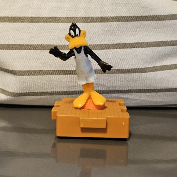 Warner Bros. | Toys | 996 Mcdonalds Looney Tunes Space Jam Daffy Duck ...